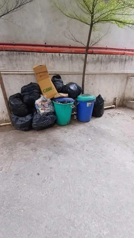 Strike called off, garbage woes persist in many areas