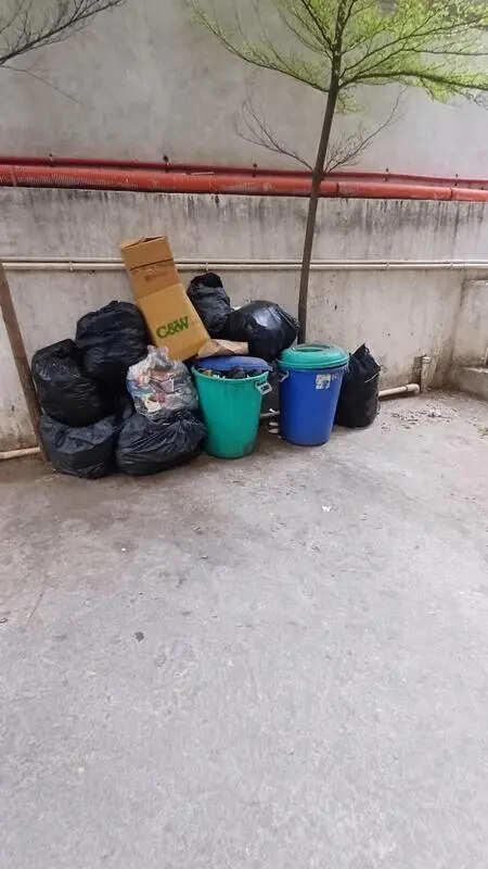 Strike called off, garbage woes persist in many areas