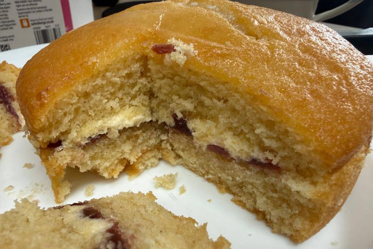 I tried Victoria sponges from 8 supermarkets — £6.50 cake was clearly ...