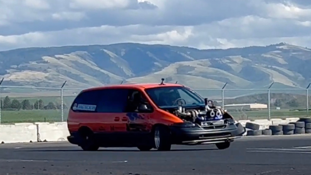 This Dodge Grand Caravan became a twin-turbo drift minivan