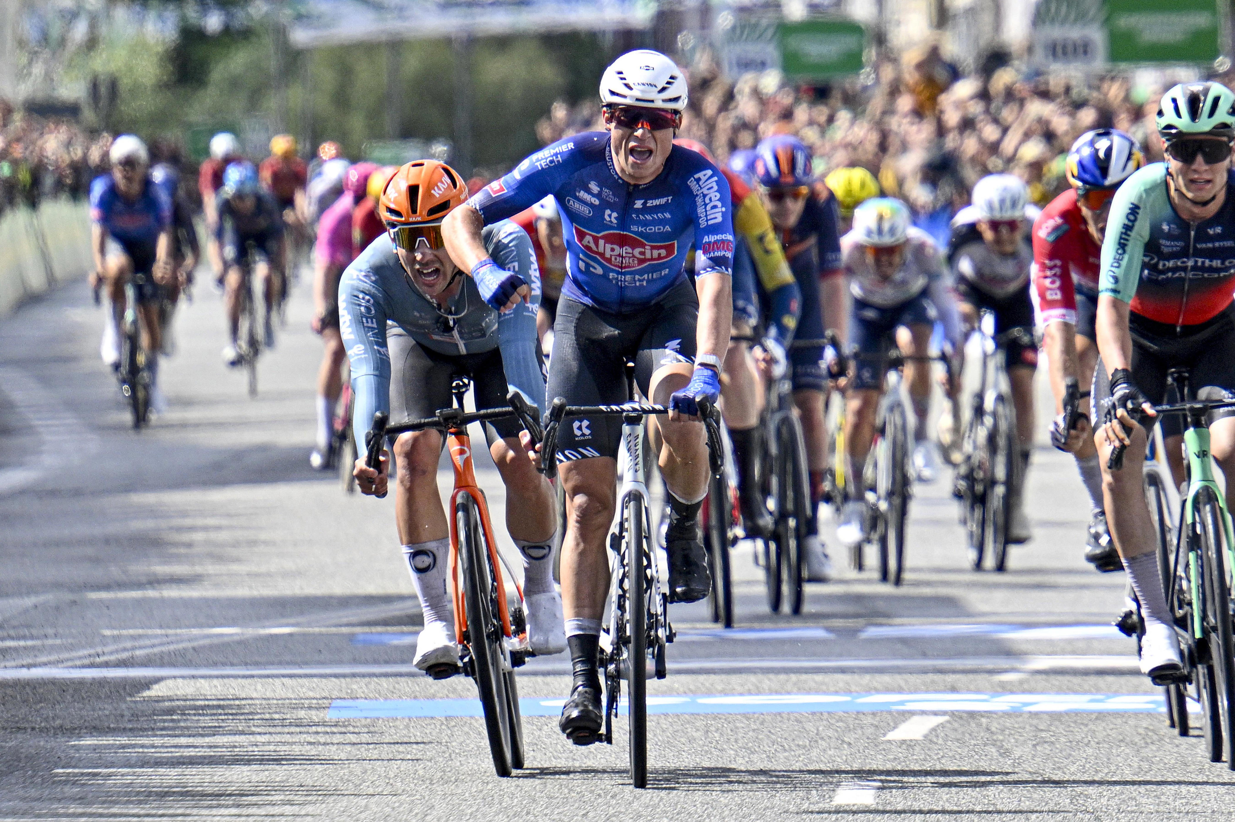 🎥 Philipsen toont Tour-vorm in sterk bezette Copenhagen Sprint, Magnier ...