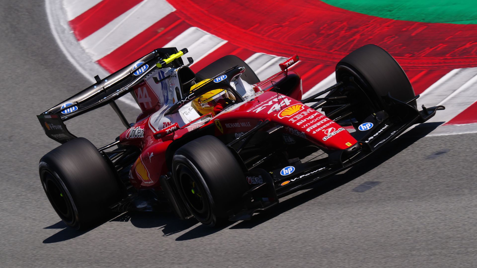 Formel 1 in Barcelona: Lewis Hamilton gewinnt erstmals für Ferrari