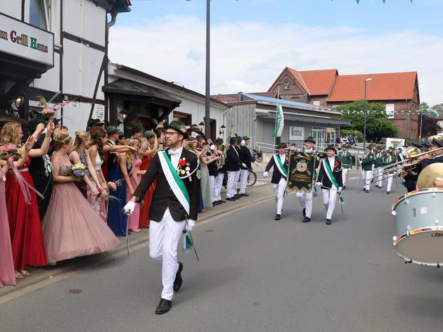 Scheidinger Schützen feiern den Gardekönig