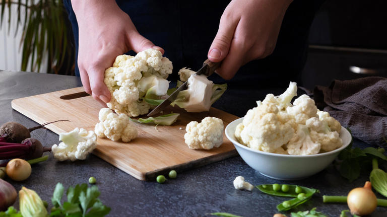 This cheesy old-school side dish eventually came back around — people ...