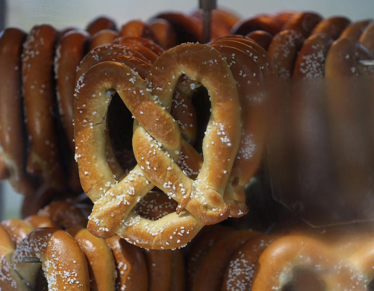 $13 pretzels, $11 churros: Seattle’s World Cup concession prices draw ...