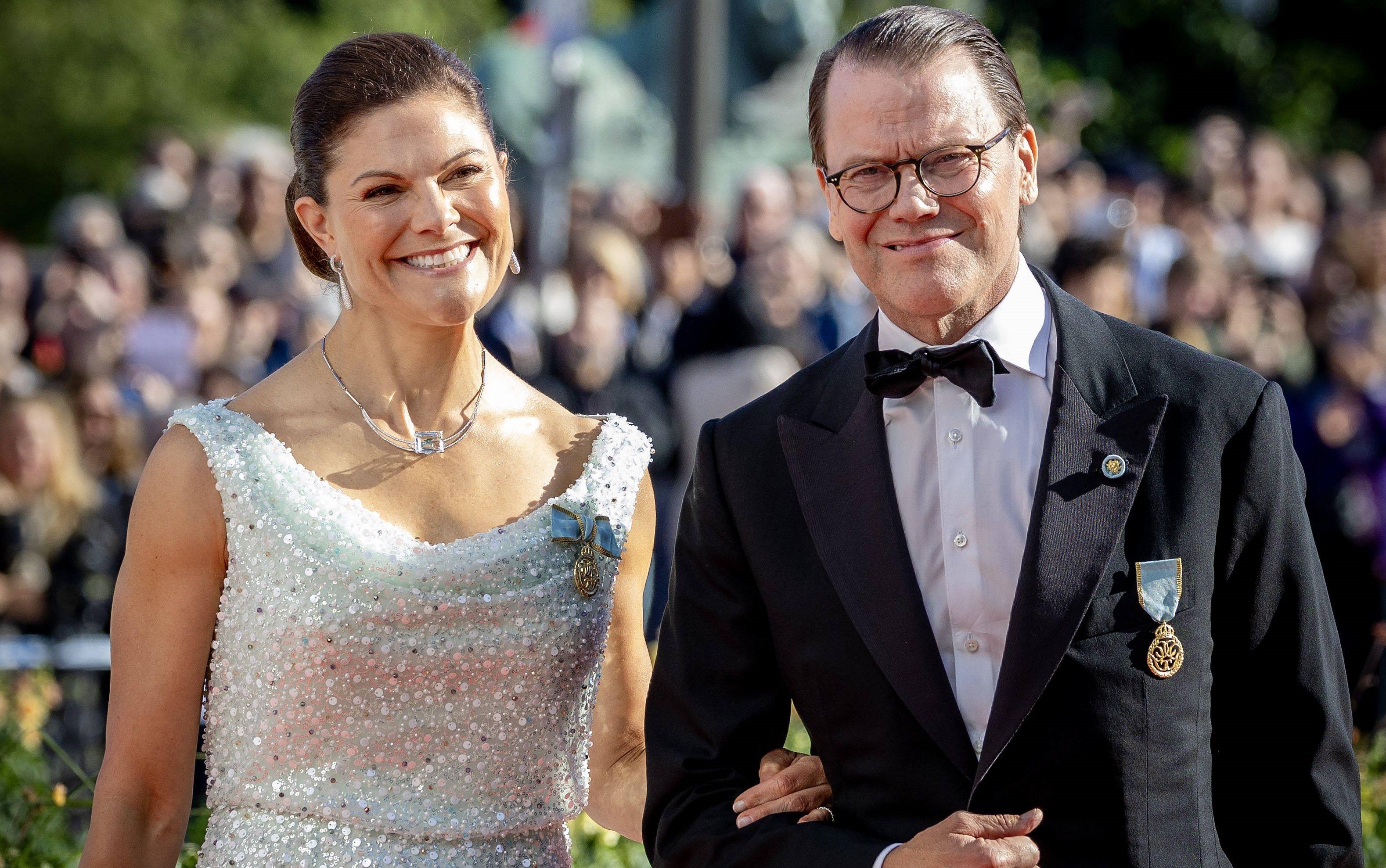 Funkelnder Auftritt: Kronprinzessin Victoria bringt goldene Hochzeit ...