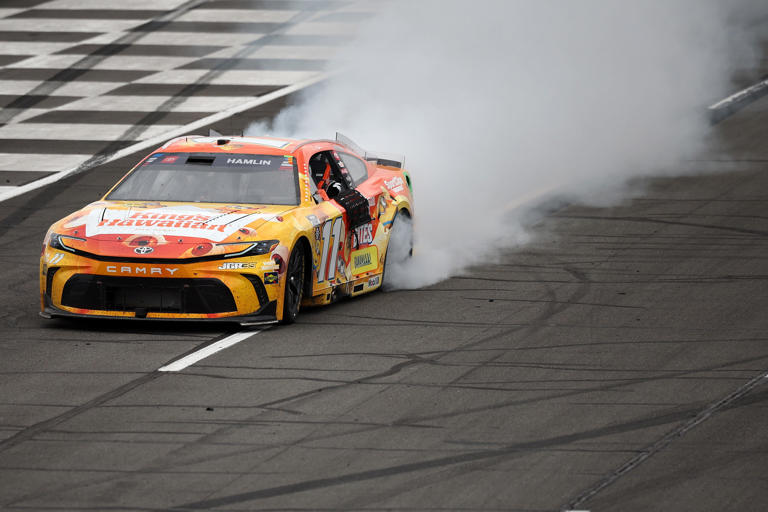 NASCAR Cup Series Pocono race live updates, highlights, leaderboard