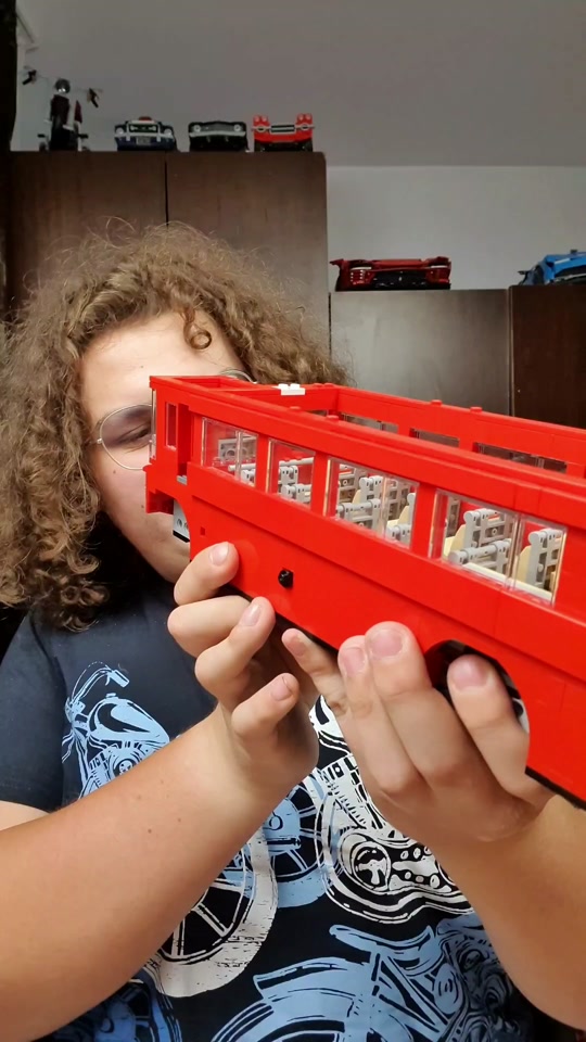Tiny details on the LEGO London bus you probably missed