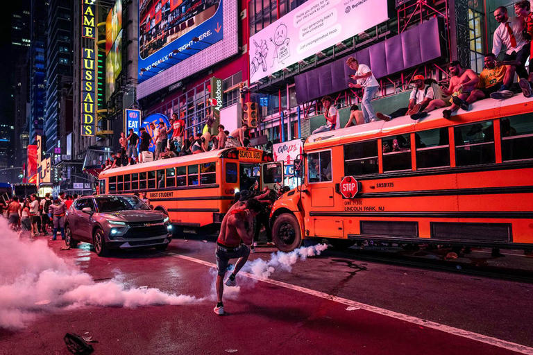 Teen shot, 4 people stabbed and 5 school buses set on fire in NYC after ...