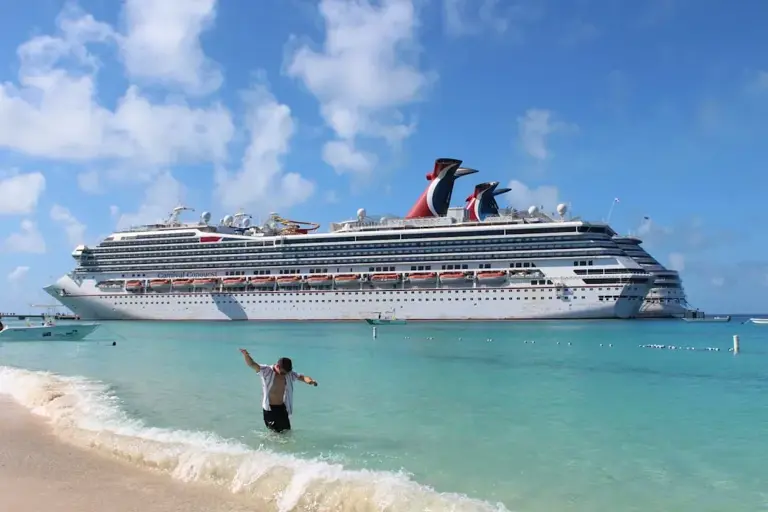 A cruise ship employee reveals 8 guest requests that quietly alarm and ...