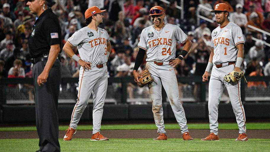 Texas Longhorns go cold in opening game against Georgia in College ...