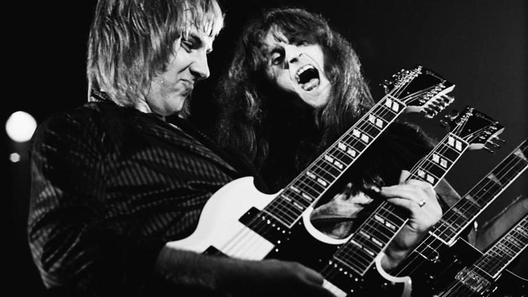 Legendary '70s rock band Rush plays 'A Farewell to Kings' live for ...