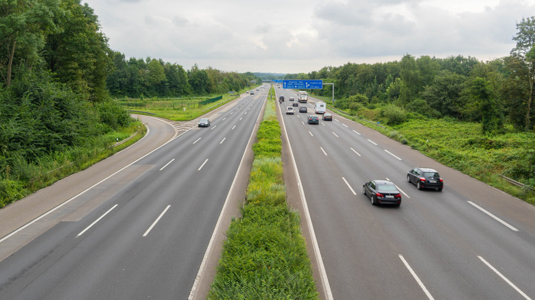 Yes, there are public roads you can drive with no speed limit - here's ...