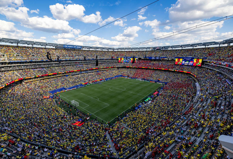 I walked from my childhood home in NJ to the World Cup stadium. Here's ...