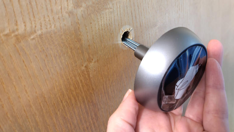 This clever 4K peephole camera gives you all the best features of a ...