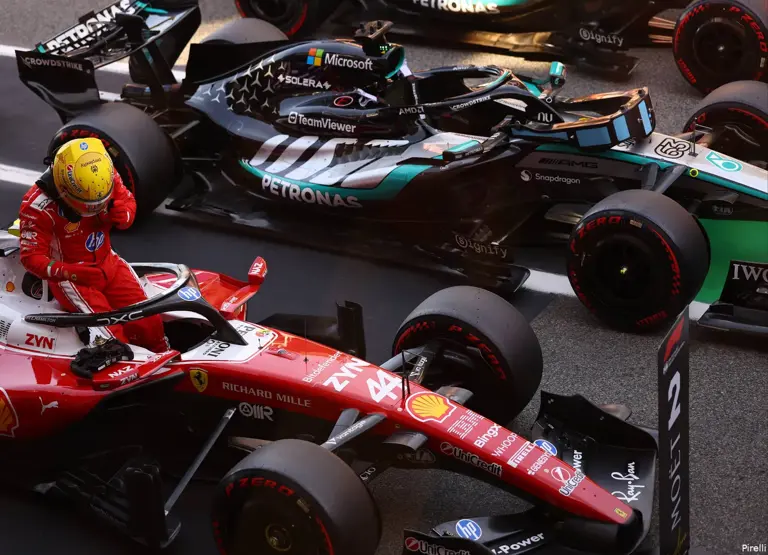 WK-stand | Antonelli verliest groot deel van zijn voorsprong, Hamilton ...