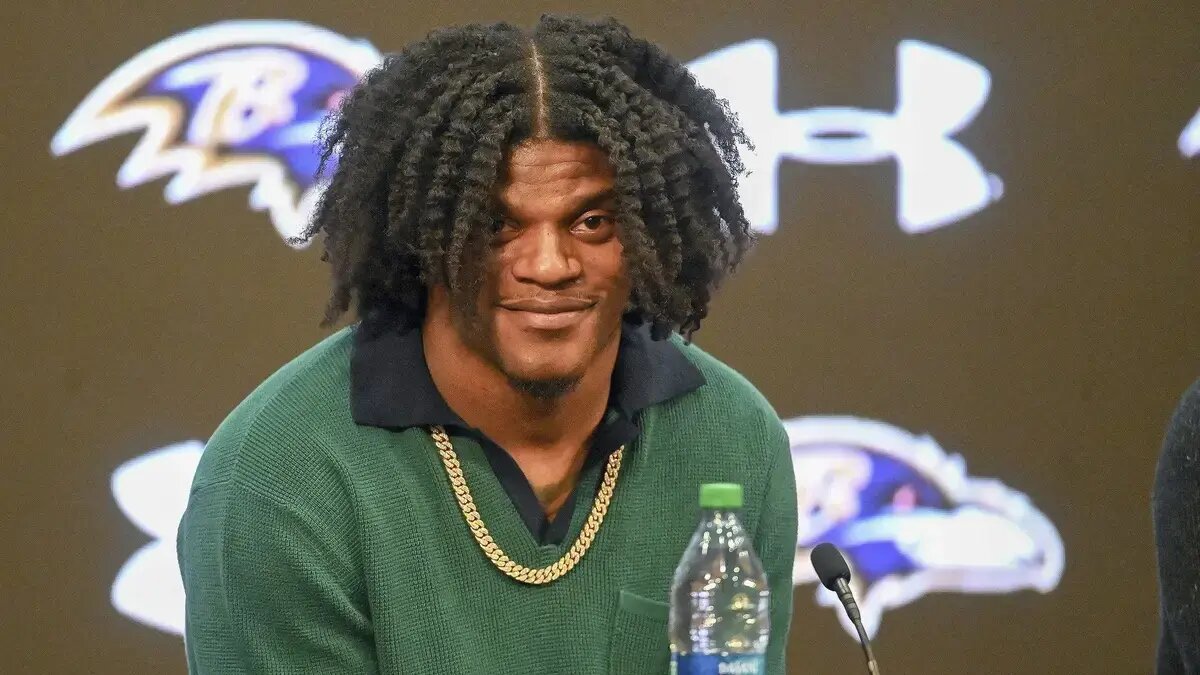 NFL execs predict Lamar Jackson trade request amid contract standoff