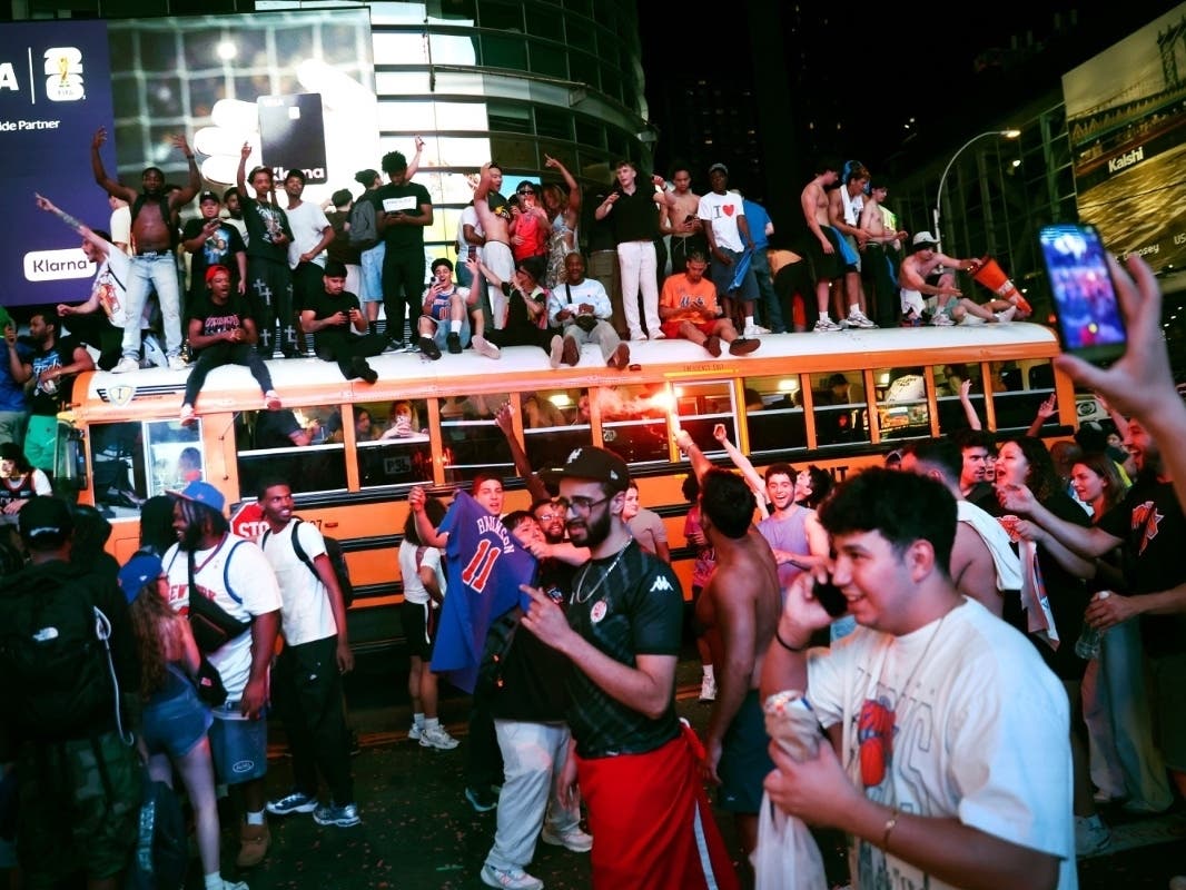Over 60 arrested, teen shot, buses destroyed in Knicks NBA championship ...