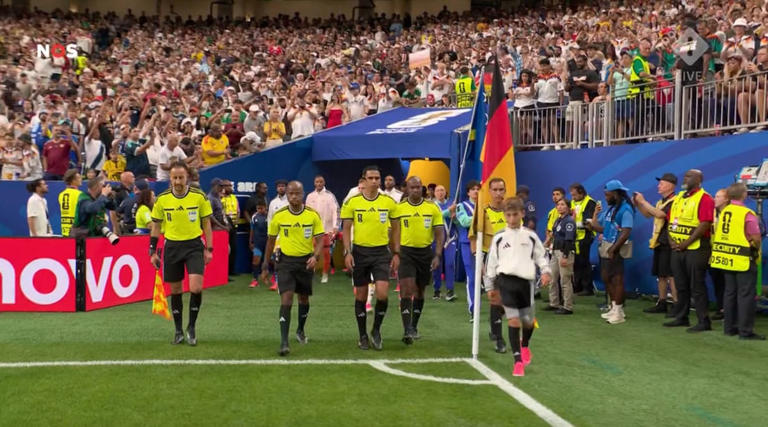 VAR grijpt niet in bij hoekschop tijdens Duitsland - Curaçao: dit is waarom