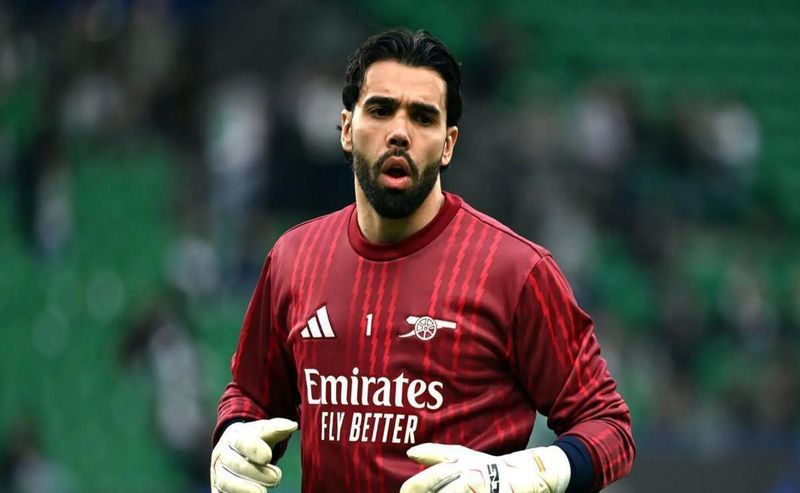 David Raya se rinde ante Memo Ochoa en el Mundial 2026