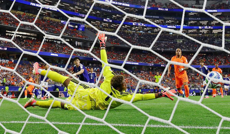 Soccer-second-half goal frenzy lights up World Cup prospects for Dutch ...