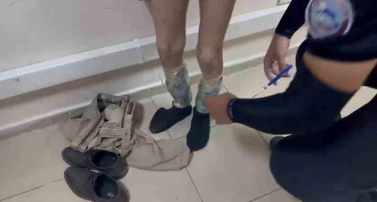 Uyuşturucuyu bantla beline ve bacaklarına saran zehir taciri hayrete ...