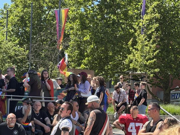TaunusPride in Hofheim: 650 Hass-Kommentare nach Regenbogenflagge am ...