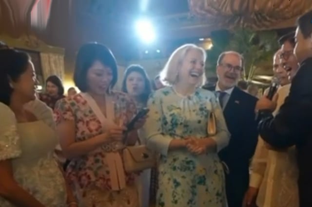 Pres. Marcos, Martin Nievera serenade first lady in Vin d'Honneur