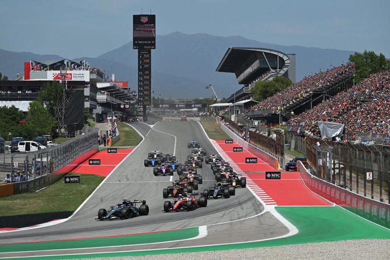 2026 İspanya GP: Hamilton Ferrari ile ilk zaferine ulaştı, Russell ...