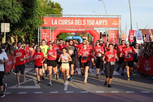 5.000 personas participan en la Cursa dels 150 anys de Estrella Damm