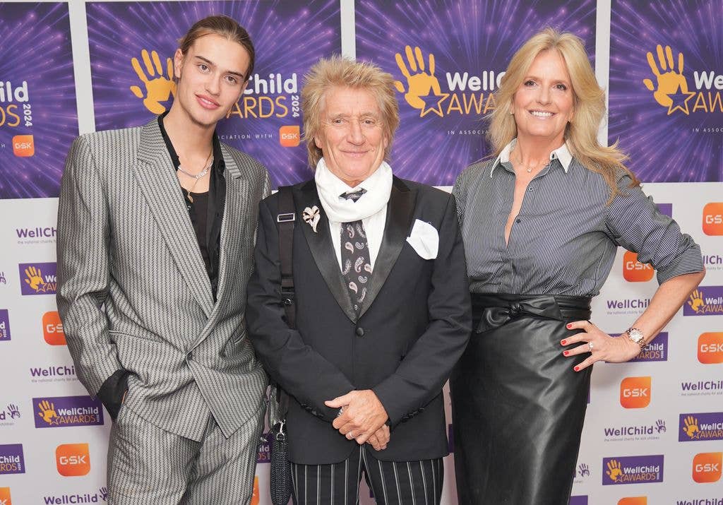 Rod Stewart's towering model son Alastair, 20, steals the show in ...