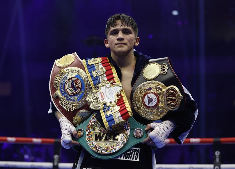 Boxing - Rodriguez knocks out Vargas to become world champion in third ...