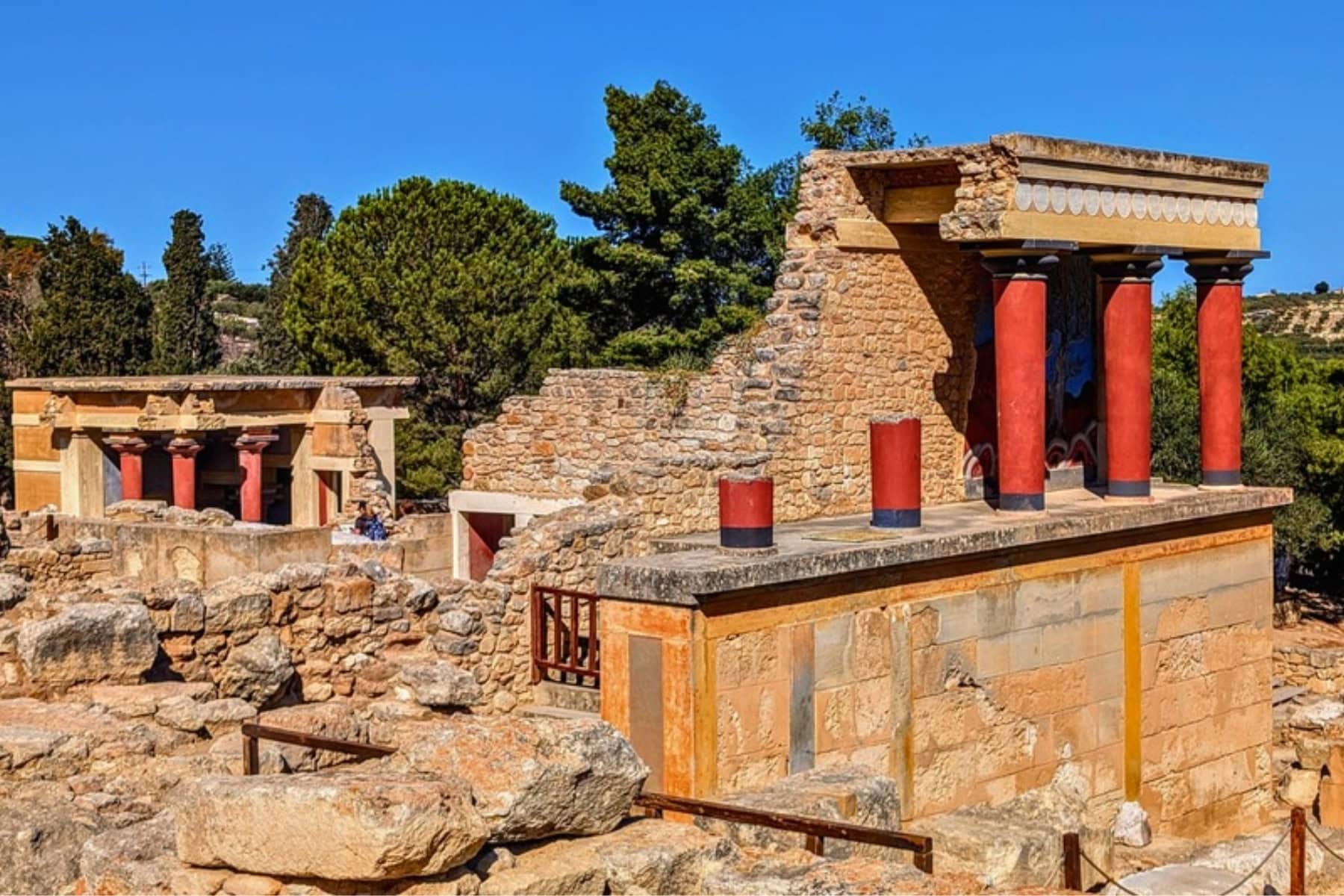 Inside Crete’s Palace of Knossos: Minotaur myths, Minoan plumbing and ...