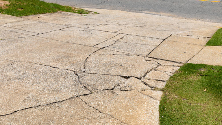 Concrete pavers vs. poured concrete: Which driveway lasts longer?