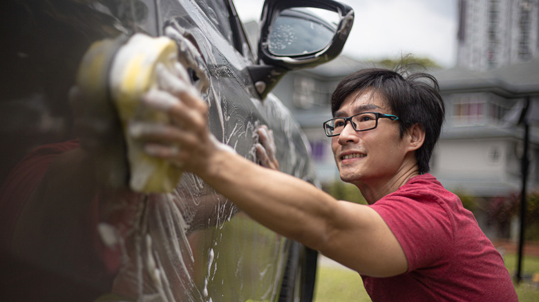 5 highly-rated car accessories on Amazon that can be useful for washing ...