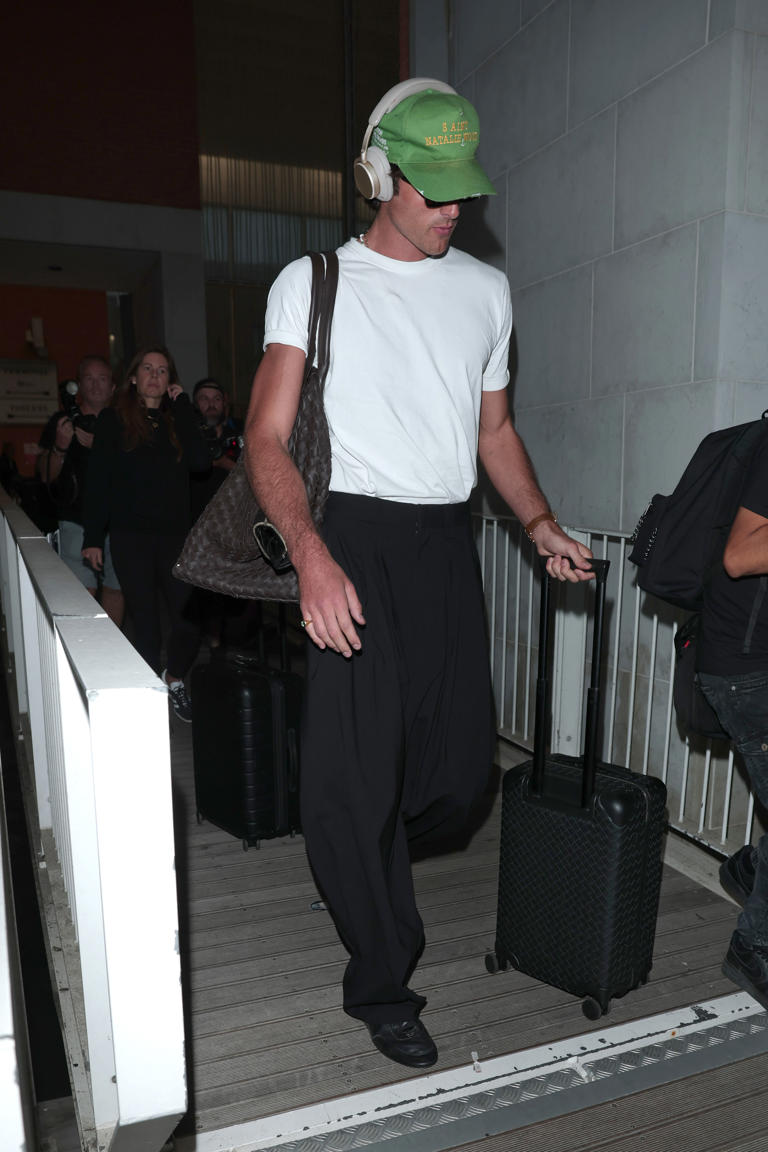 3 chic men's airport outfits I'd borrow for my next flight