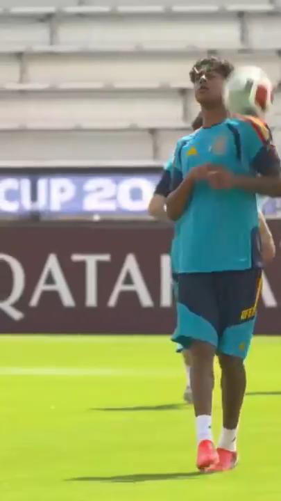 Lamine Yamal looks sharp in training as Spain prepare for World Cup opener