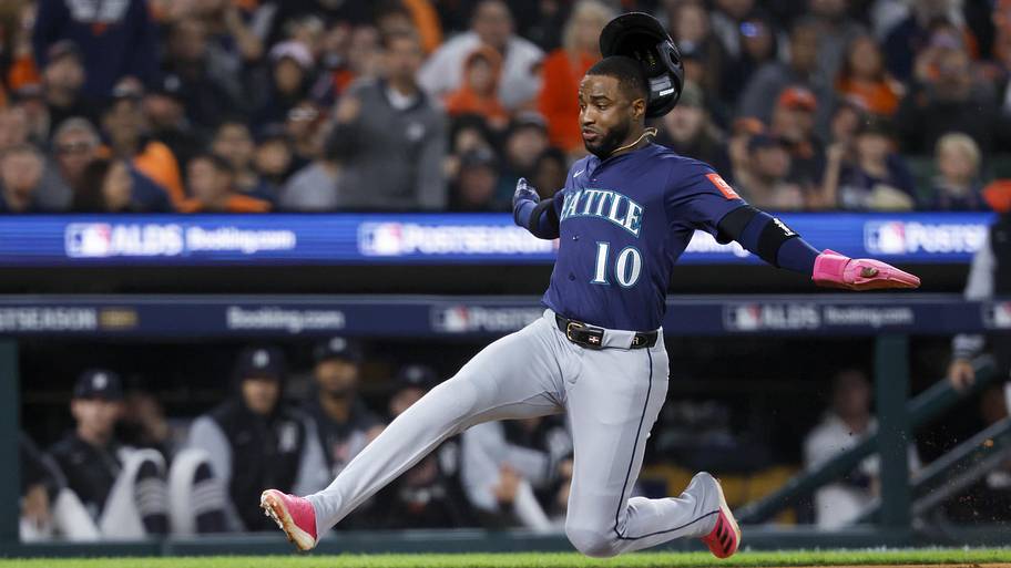 Nationals’ classy tribute to Victor Robles gives Mariners fans a full ...
