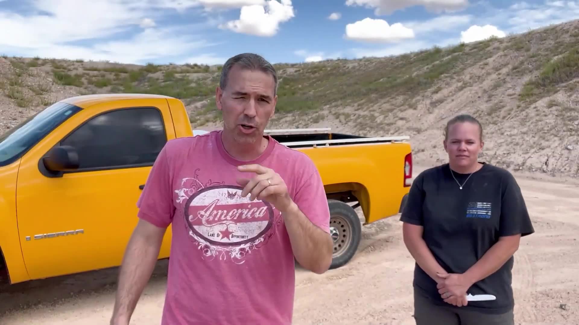 Surviving a sudden knife thrust when an attacker closes the distance