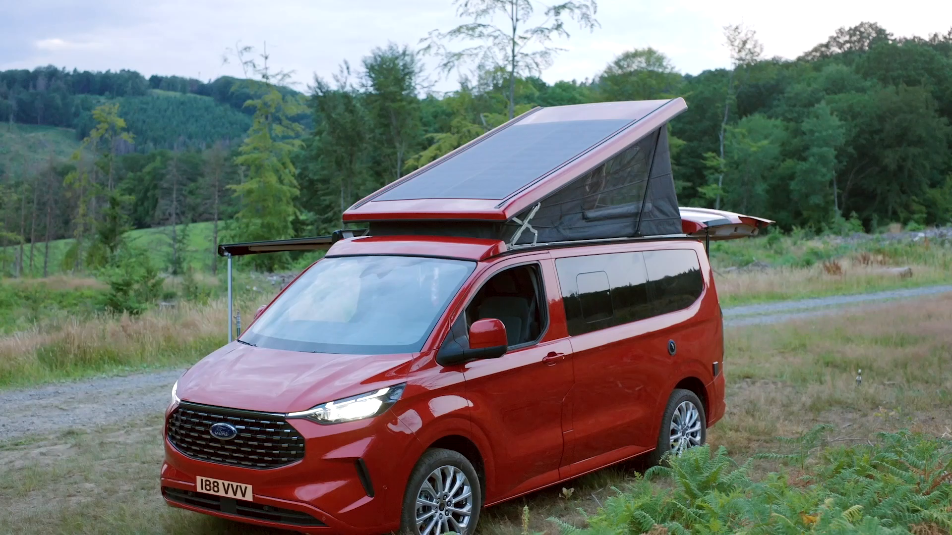 Der neue Ford Transit Custom Nugget ist bereit für elektrifizierte ...