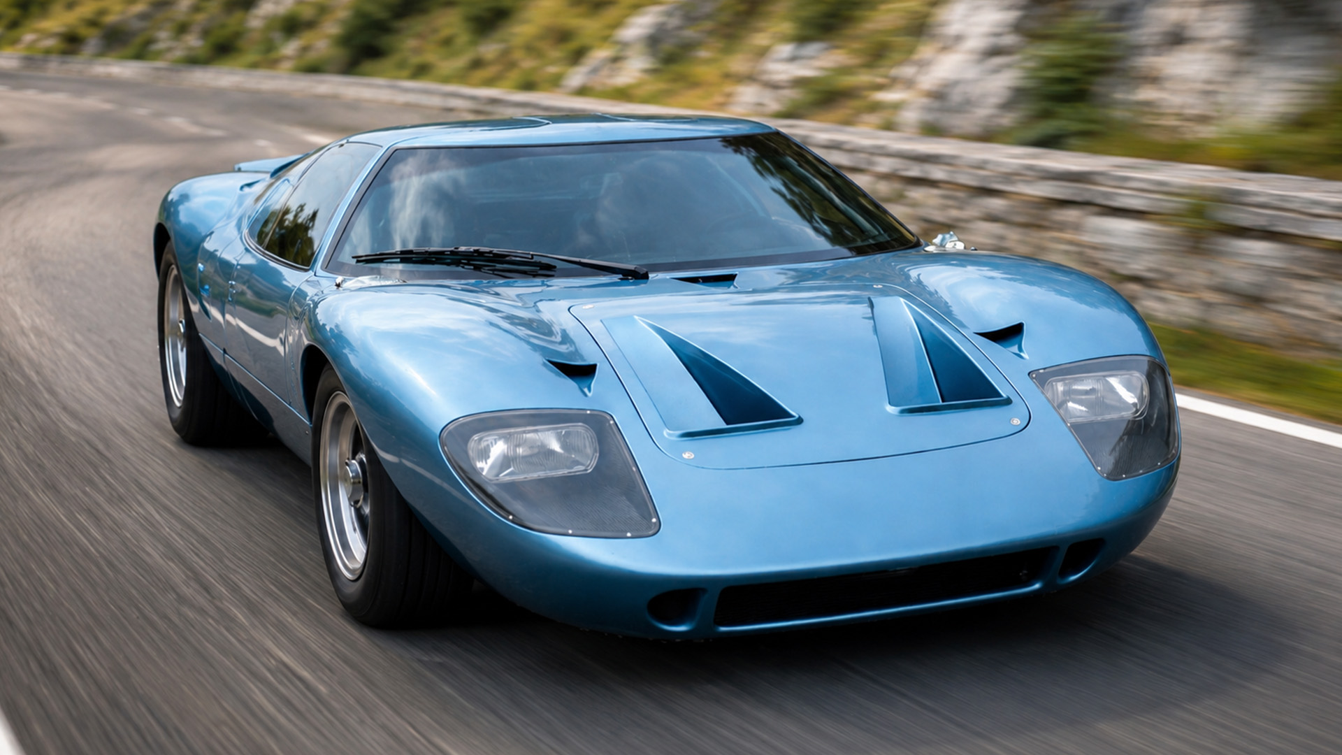 Driving the iconic 1968 Ford GT40 on the open road