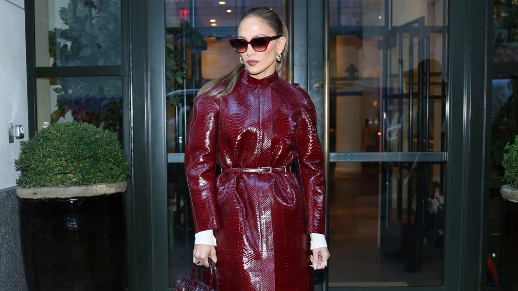 Jennifer Lopez’s mastery of tonal and monochrome fashion