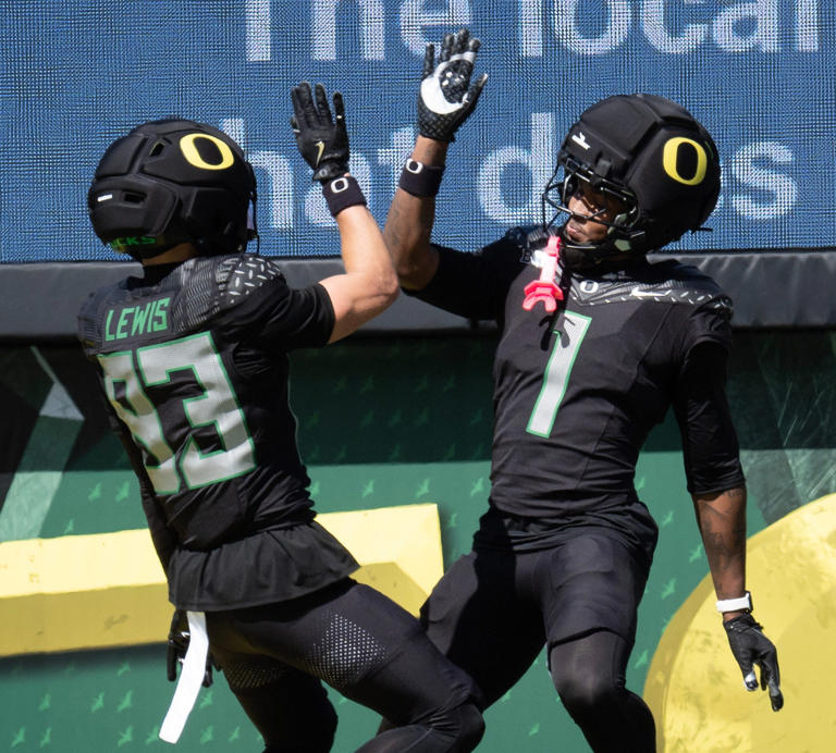 Oregon Ducks' offense is expected to set the bar high this season