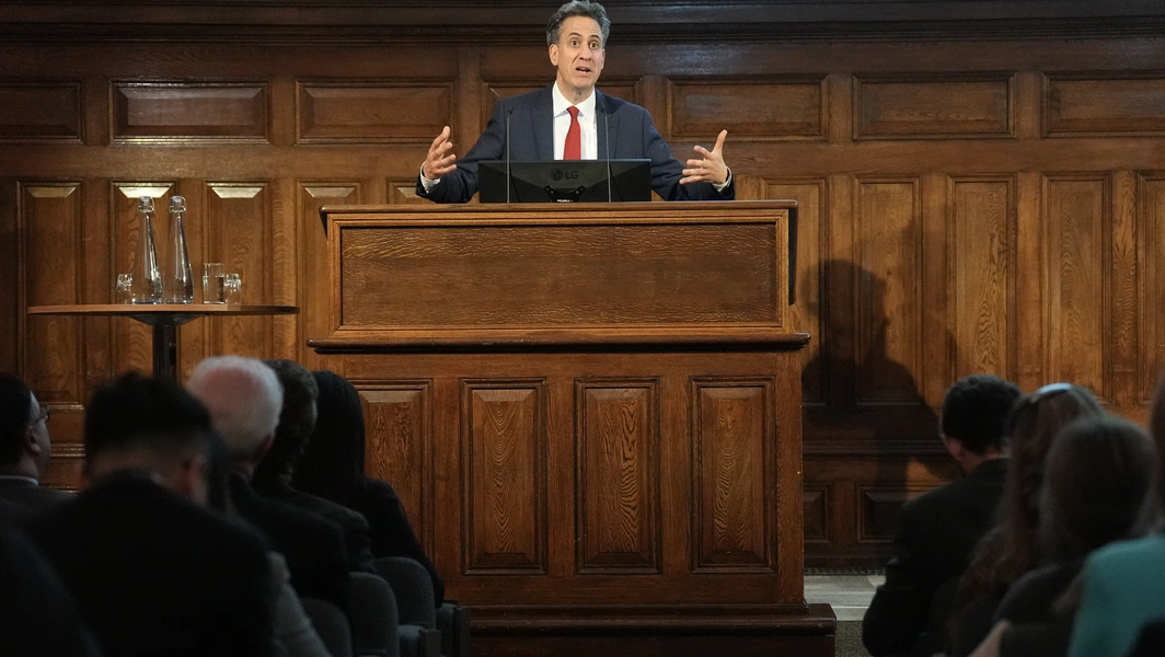 Starmer to cut UK's 2030 electric car sales target to 50%