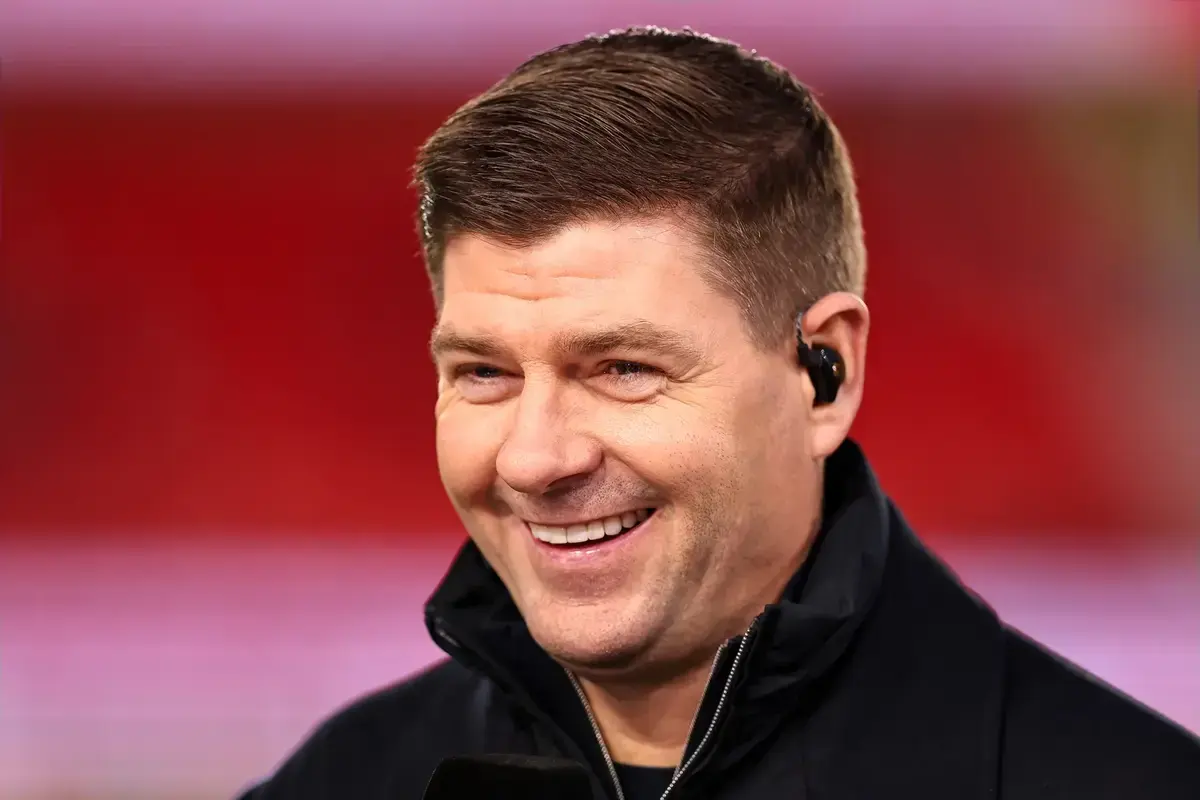 Steven Gerrard plans move for Manchester United coach