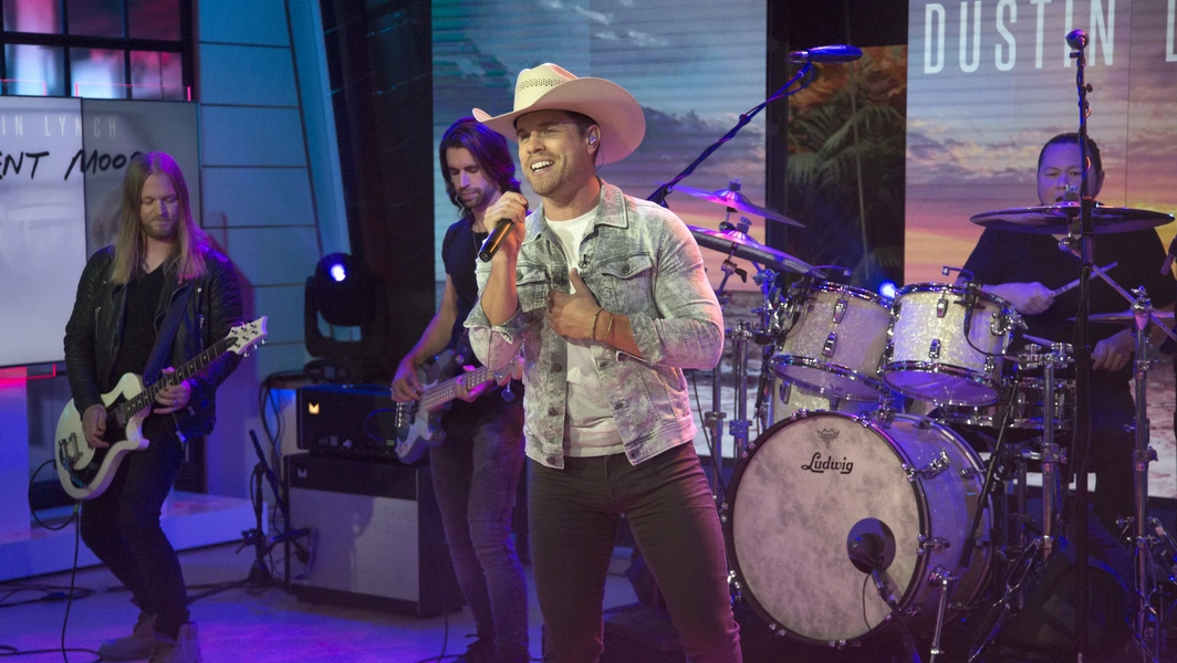 Dustin Lynch's cameo and friendship with Lindsay Hubbard