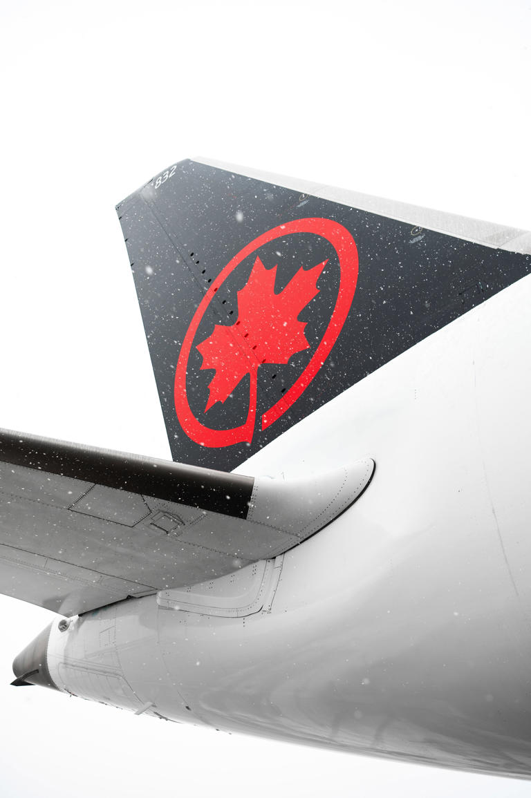 Air Canada flight from Edinburgh bound for Montreal declares emergency ...