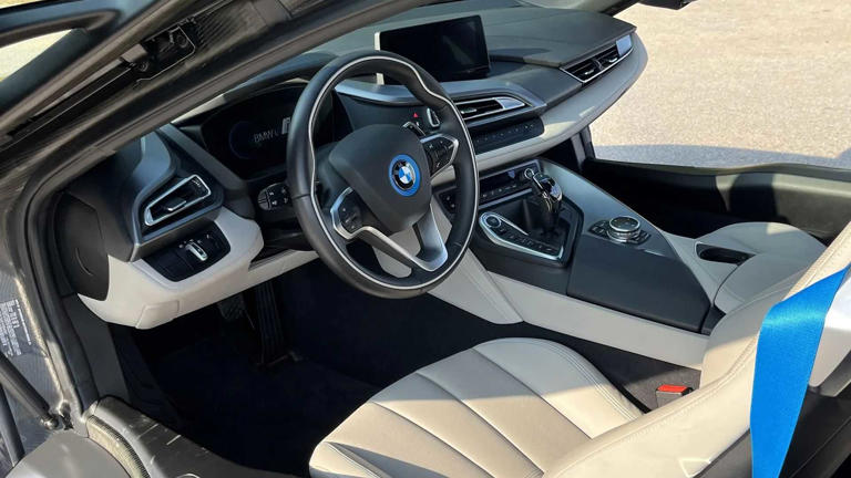 BMW's forgotten hybrid supercar is an excellent way to spend $50,000