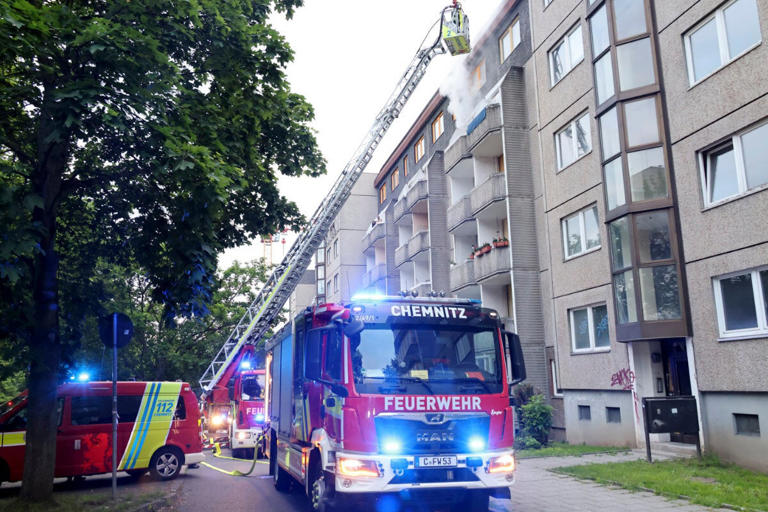 Feuerwehreinsätze in Chemnitz: Brand in Wohnung und an Gammel-Platte
