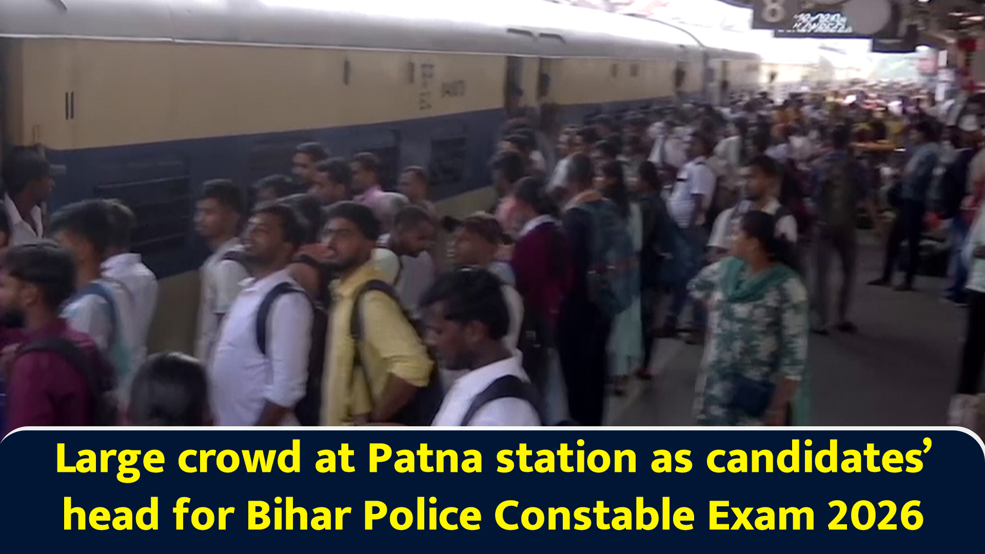 Large crowd at Patna station as candidates head for Bihar Police ...